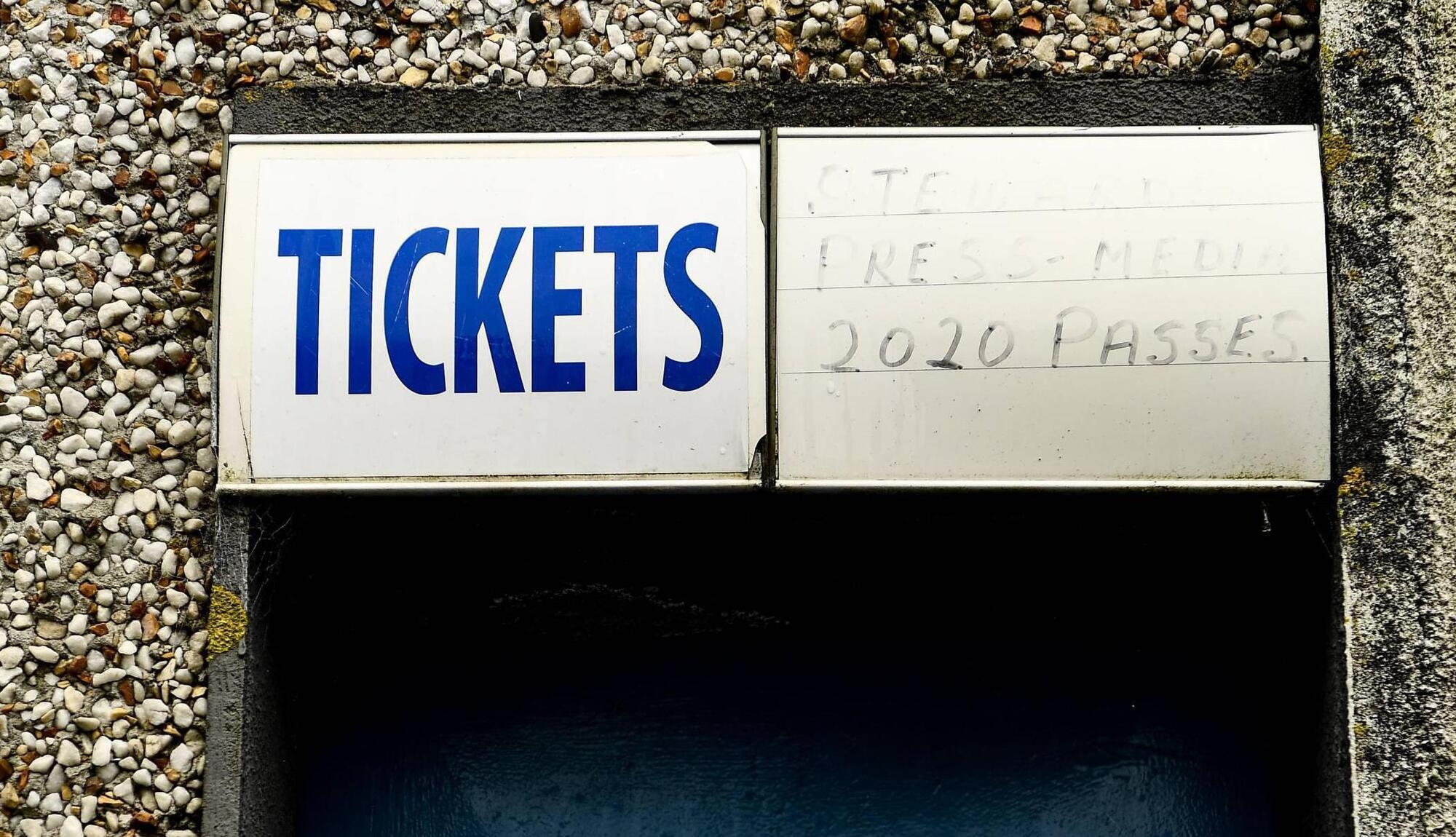 Fans frustrated as Ticketmaster technical problems hit sale of Munster ...