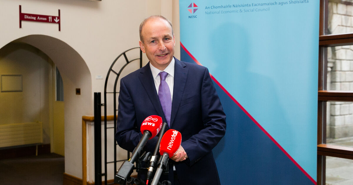 Taoiseach pays tribute to 'true community champion' Jimmy Leonard