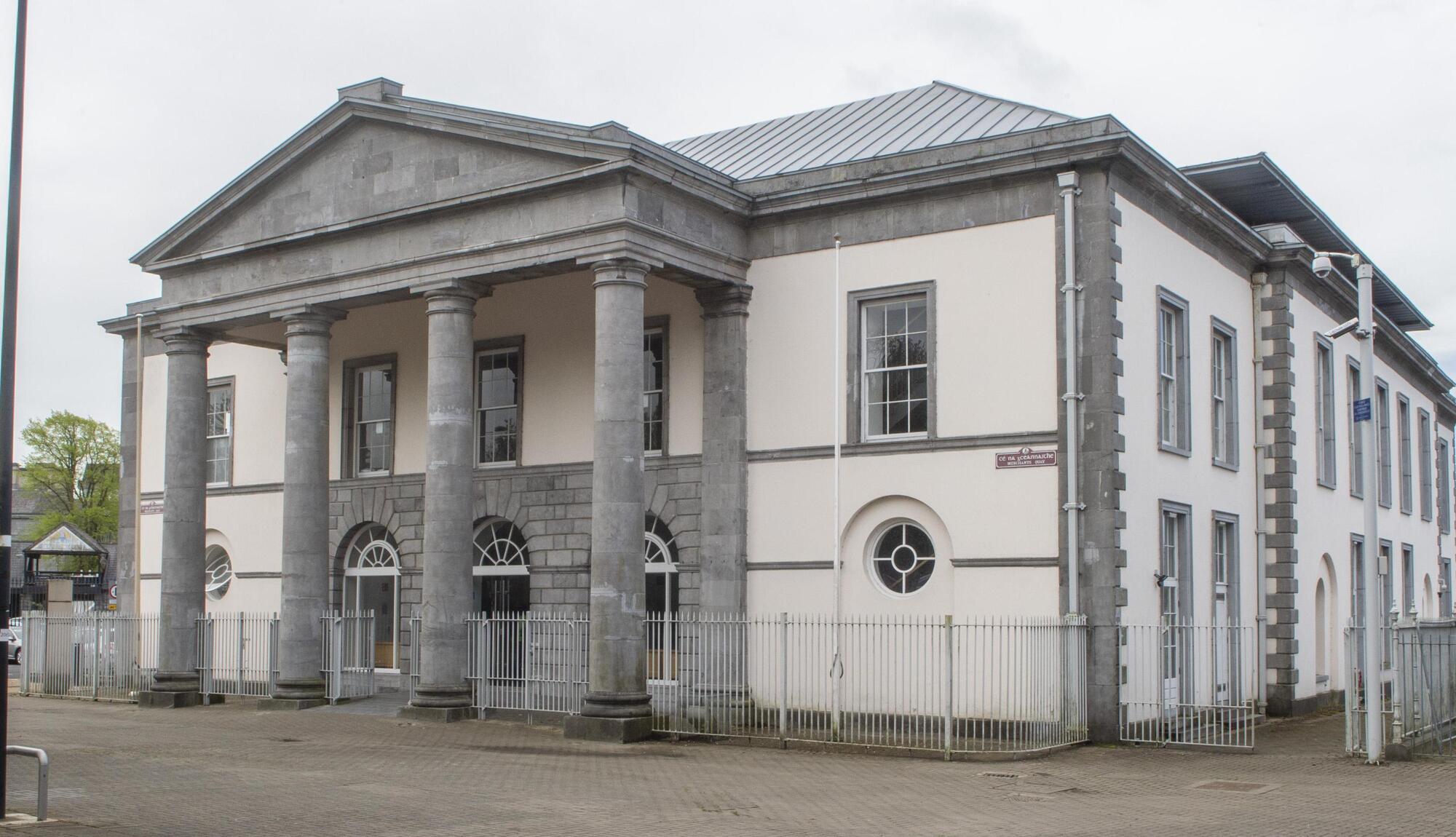 Barbie Kardashian accused of threatening to kill her mother, Limerick ...