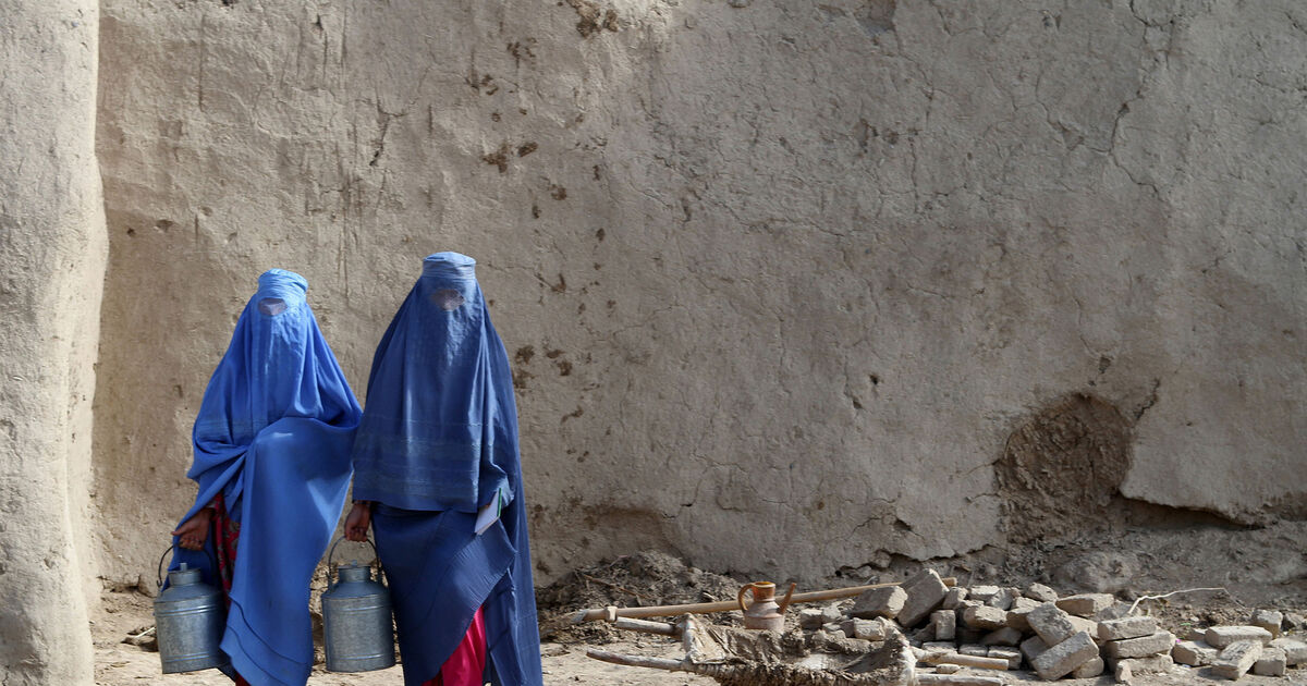 Afghanistan’s Taliban leaders order women to wear burka in public