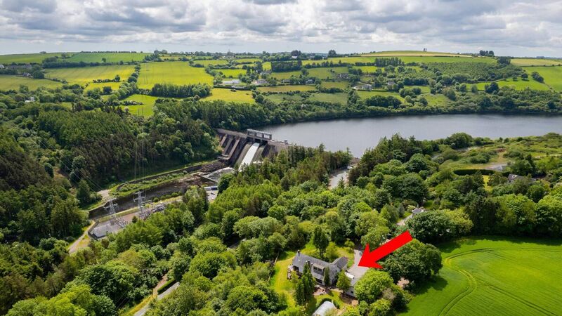 No need for Diarmuid Gavin at this €1.25m Inniscarra home with gorgeous ...