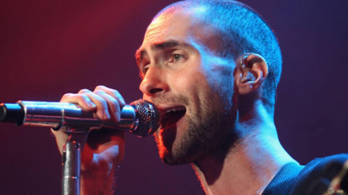 Maroon 5 singer reduced to tears at wedding