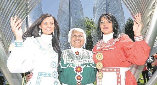 Irish and Native American Choctaw nation bonded with sculpture ...