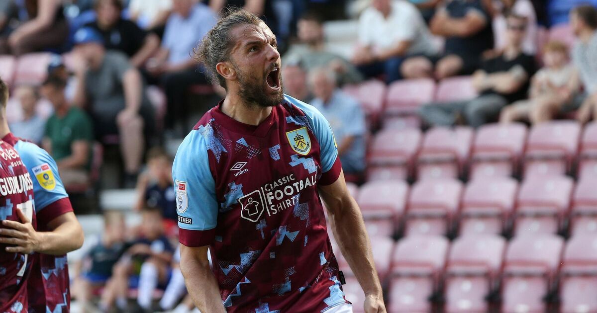 Championship: Reading go top, Will Keane scores for Wigan