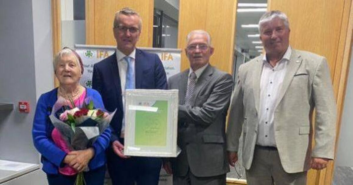 Cork farmers awarded IFA honorary life membership