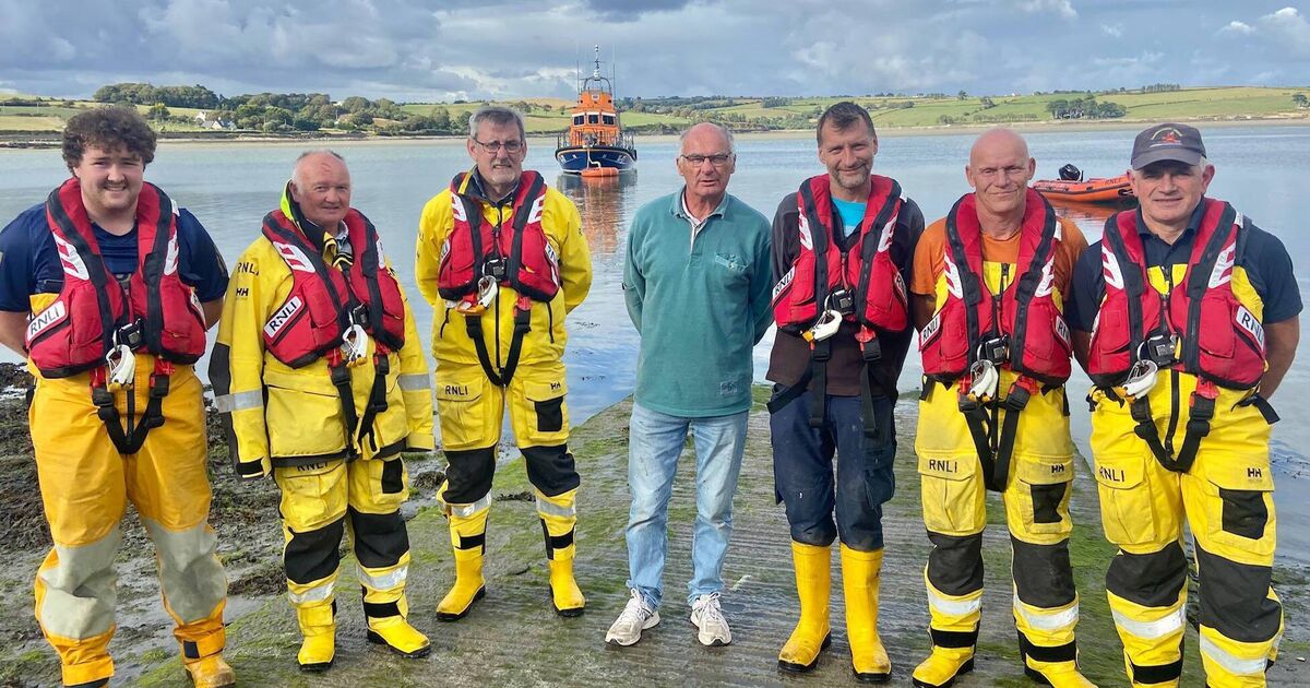 Two people rescued from burning boat off West Cork coast