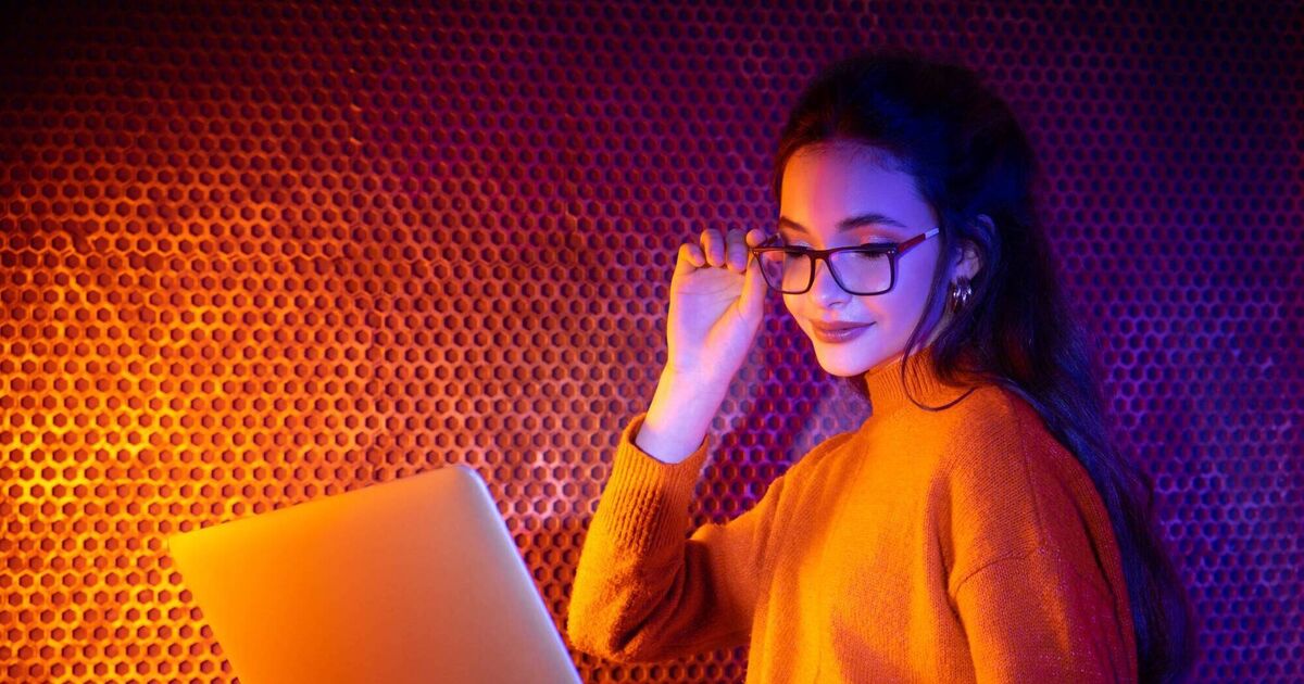 Skin Nerd: Here's how your screen could be damaging your skin