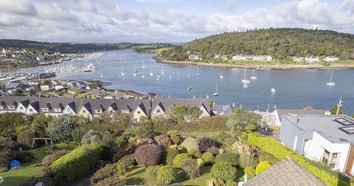 Harbour good feelings in Crosshaven as €495k bungalow by Camden Fort up ...