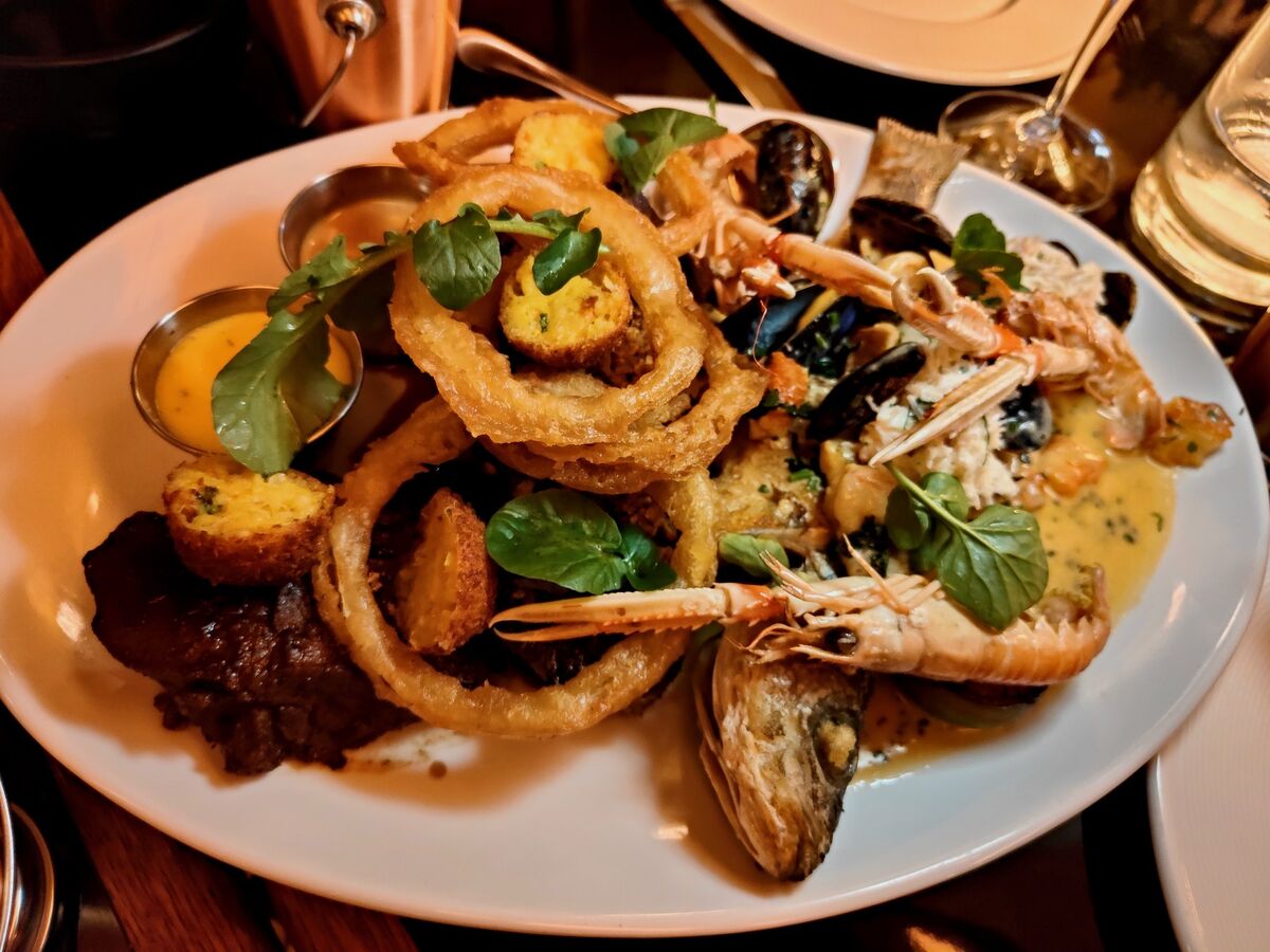 Restaurant review: Wrapped up in warmth of Big Mike’s