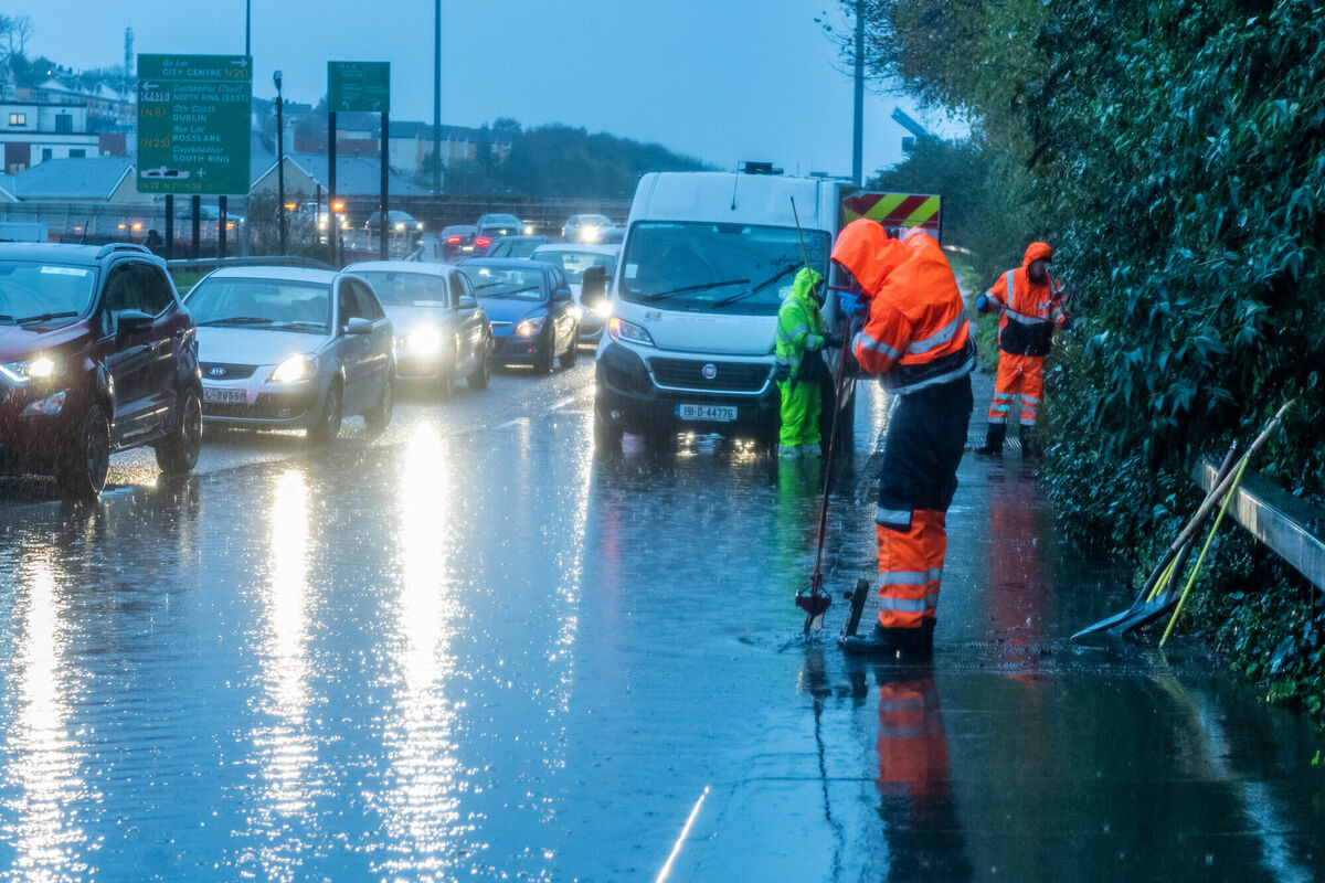 'Disruptive' conditions ahead as wind and rain warning comes into effect