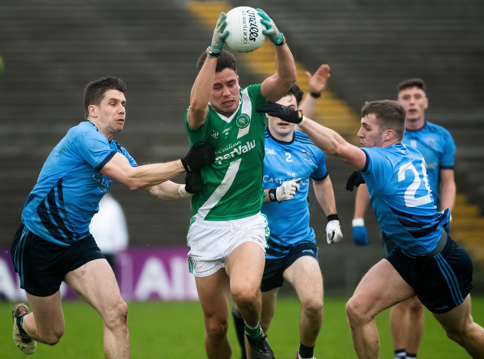 Clouds break and classy Moycullen make hay