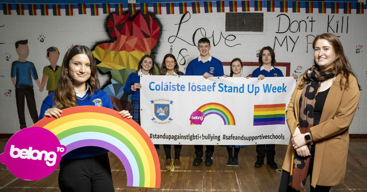 An entire school community standing up for LGBT+ students - TrendRadars