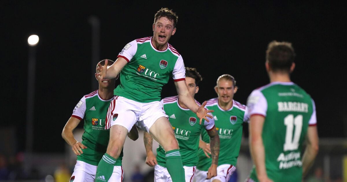 Cian Murphy signs new contract with Cork City