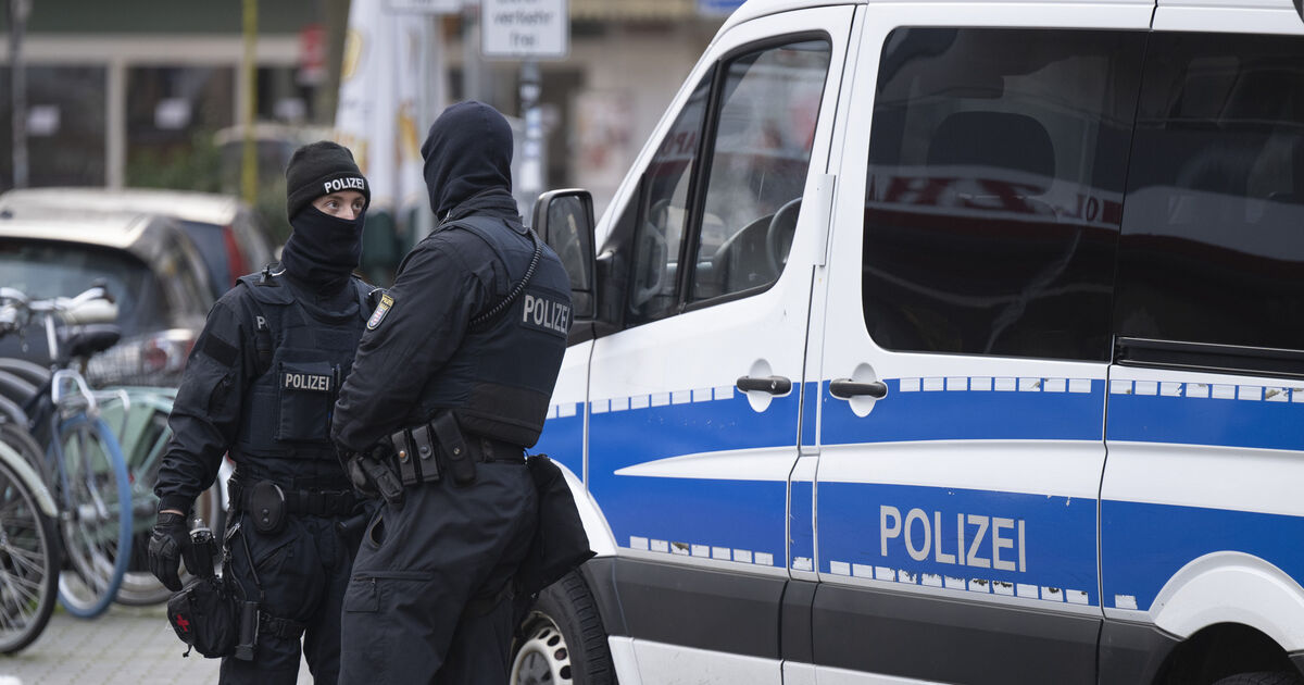 German police arrest 25 on suspicion of planning armed far-right coup