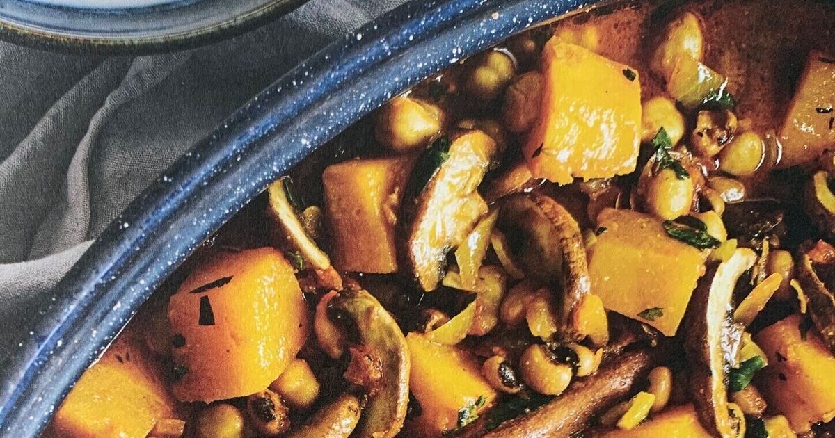 Black-eyed bean, pumpkin and chickpea stew