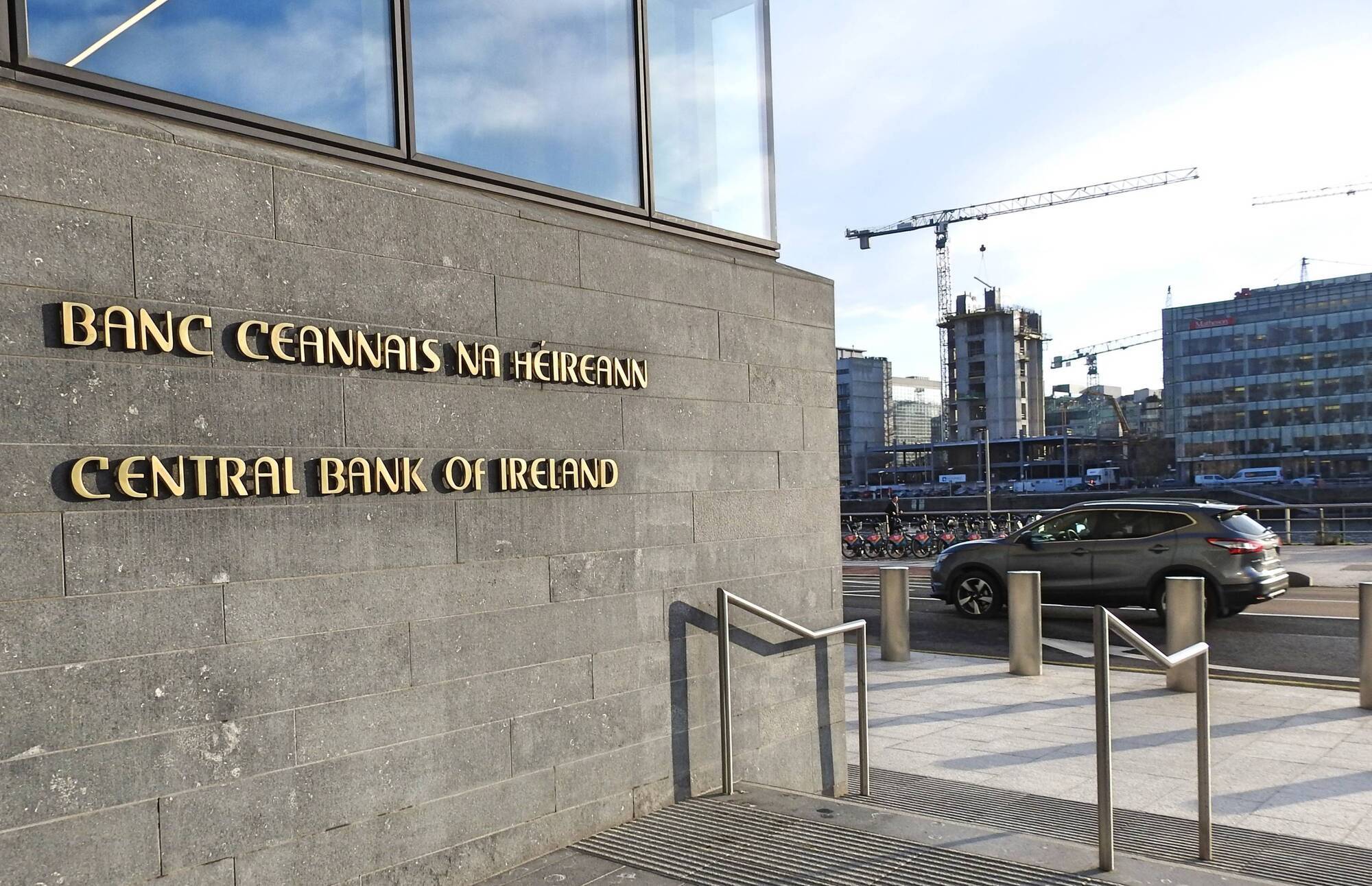 Mortgage rates fall below Eurozone average following record low of 2.57%