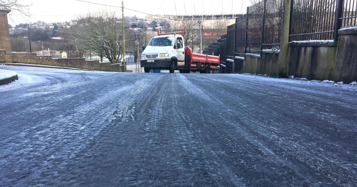 Warning of 'treacherous' road conditions in Cork as cold snap continues