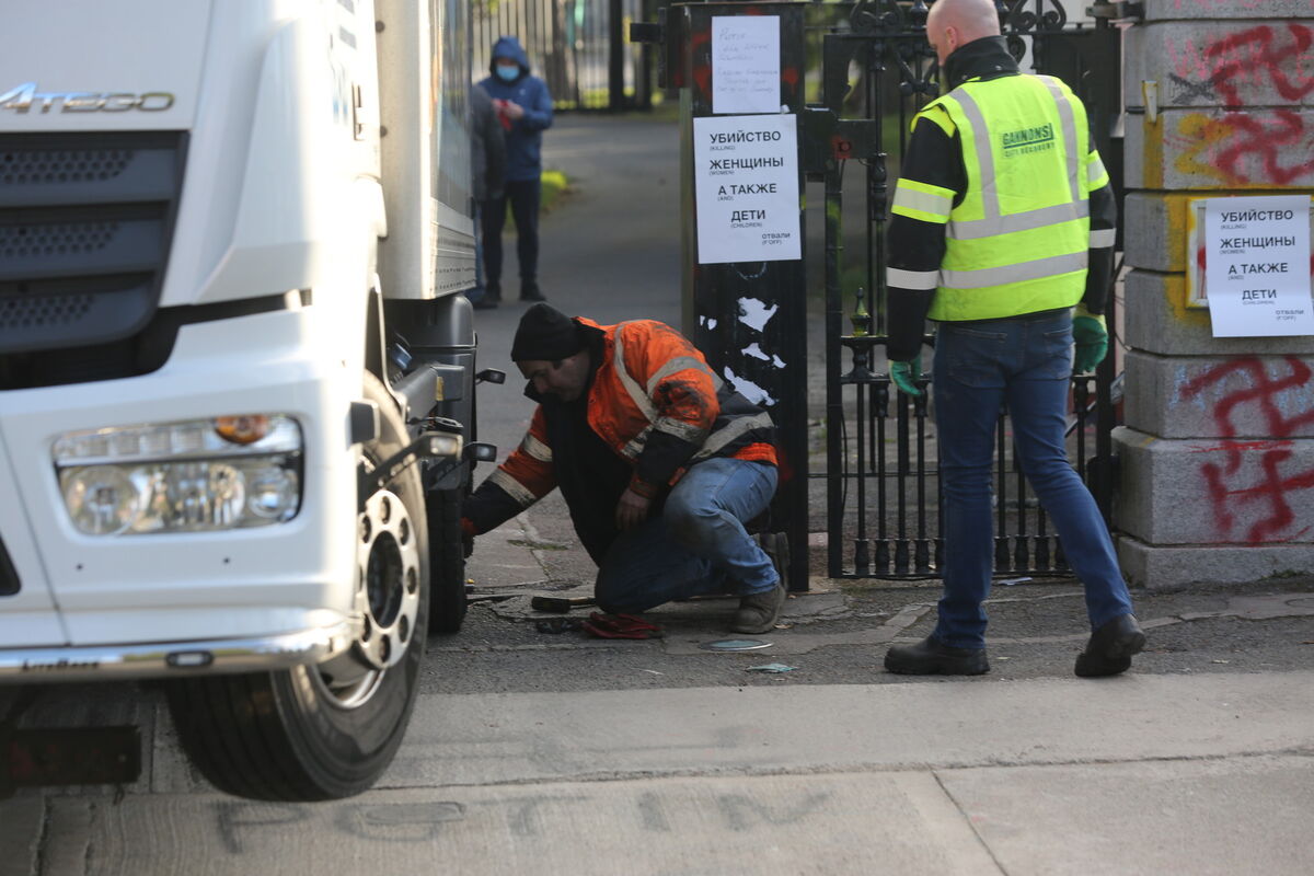 Government spent over €15k repairing Russian embassy gate