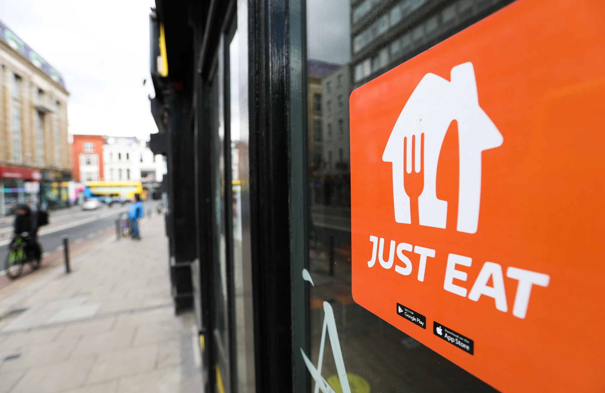Just Eat orders drop in latest quarter amid online food slowdown