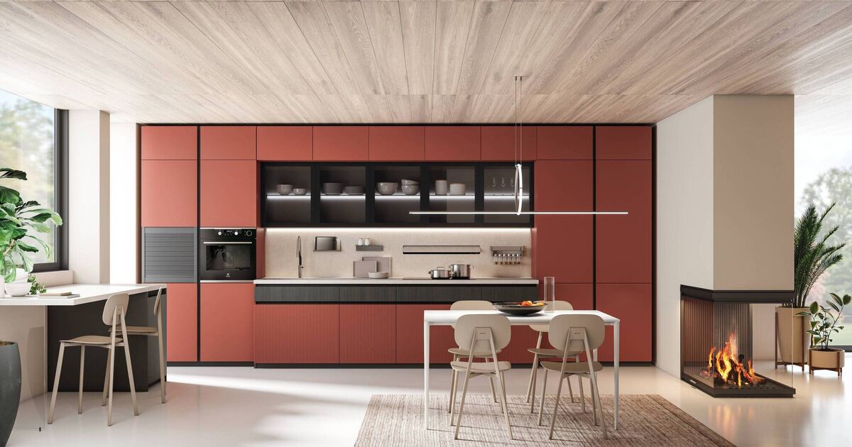 Wish List: Italian catwalk style in the kitchen, and rainbow vases