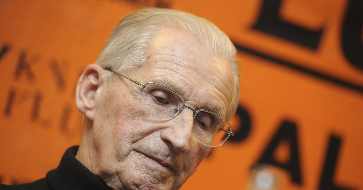 Former Czech communist leader dies at 98