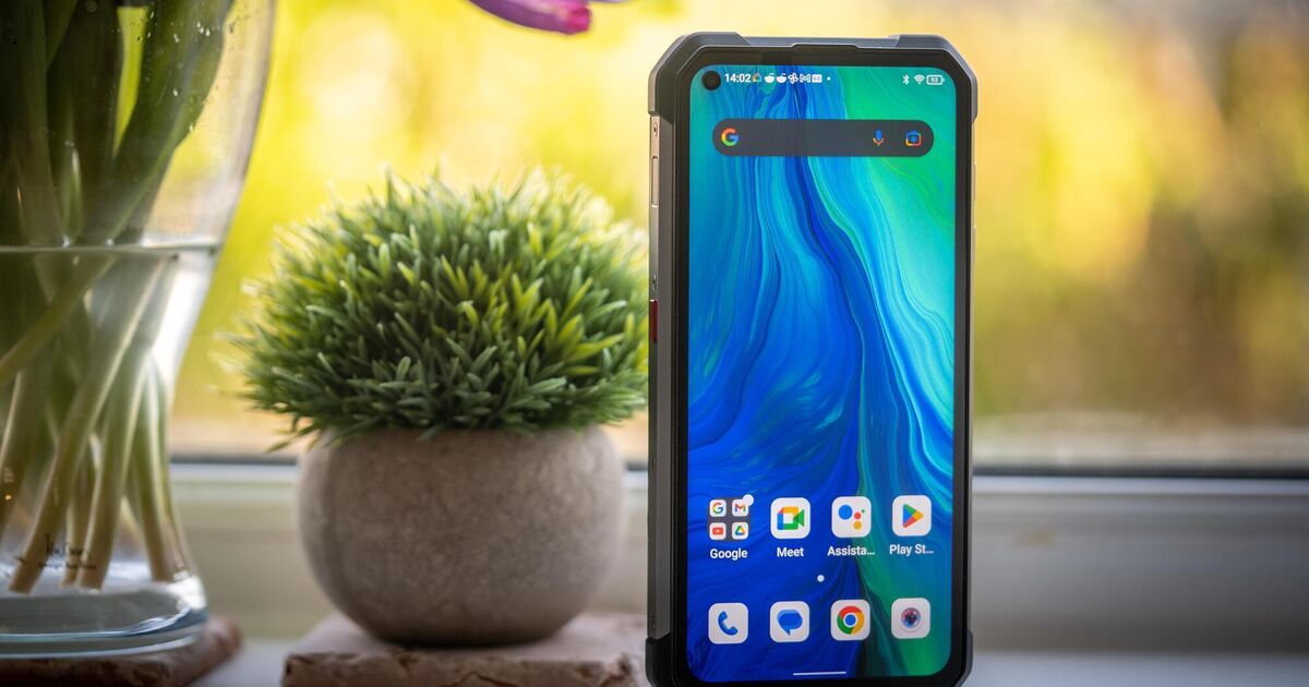 Unihertz Tank: A tough phone with features like a night vision camera ...