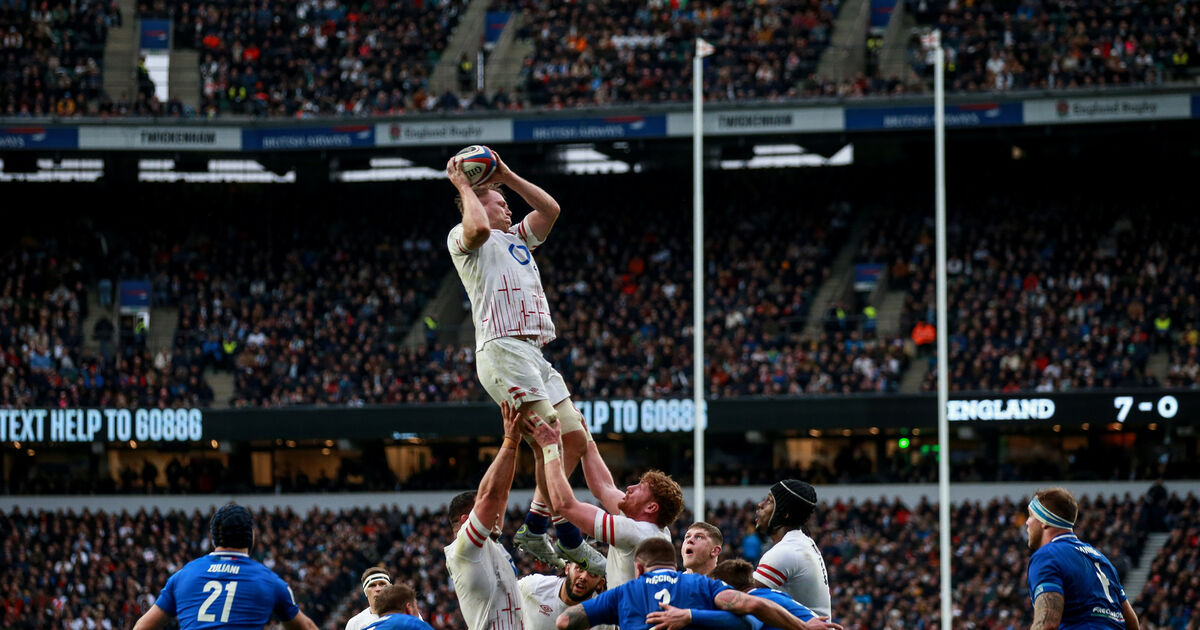 England beat Italy to give Borthwick a first win as coach