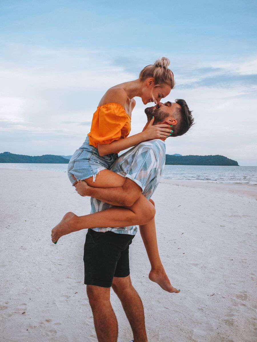 Stephanie Barry-Woods from StephMyLife on how to travel the world on a ...