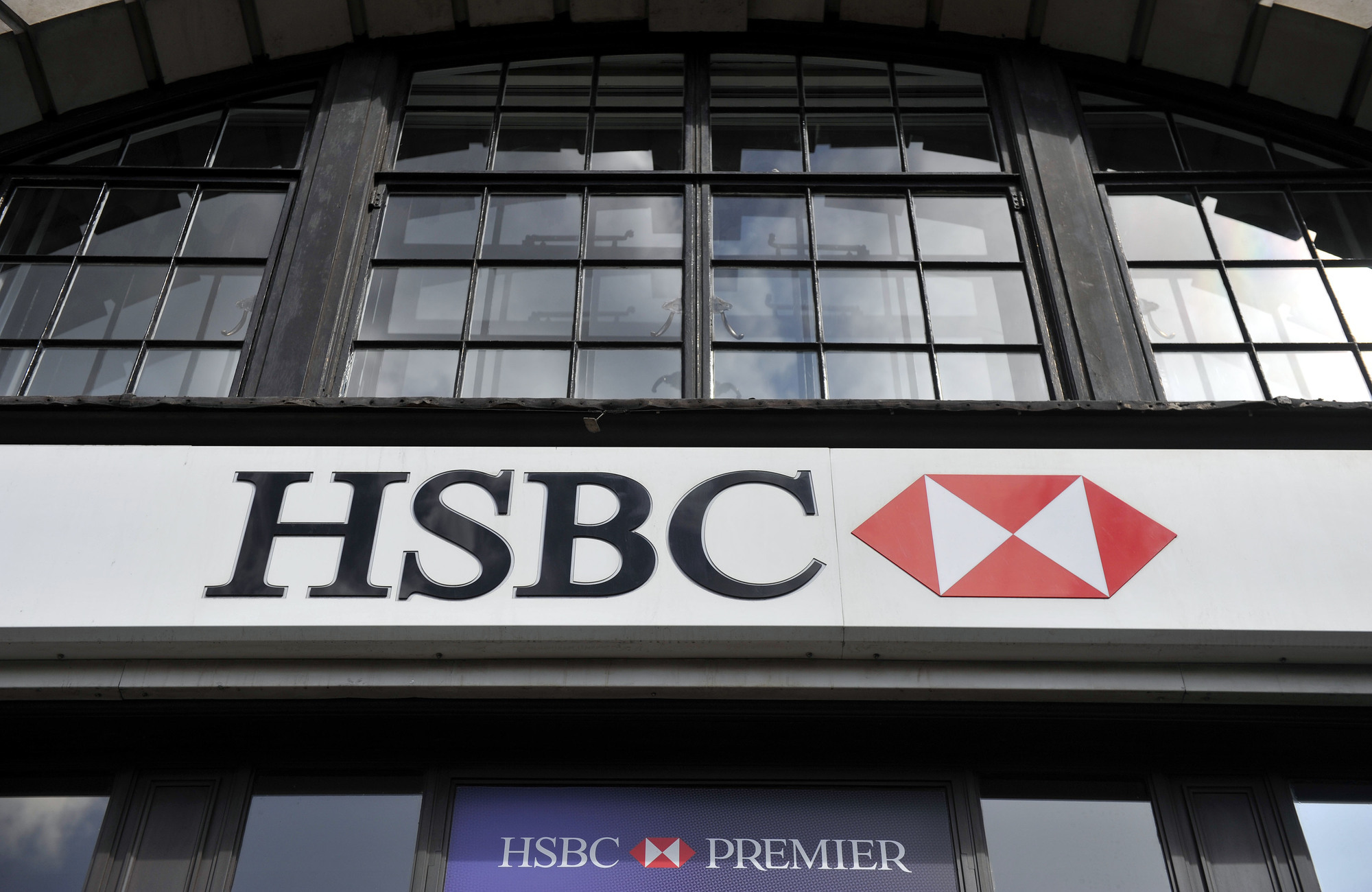 HSBC lifts CEO Quinn's pay and eyes special payout after profit jump