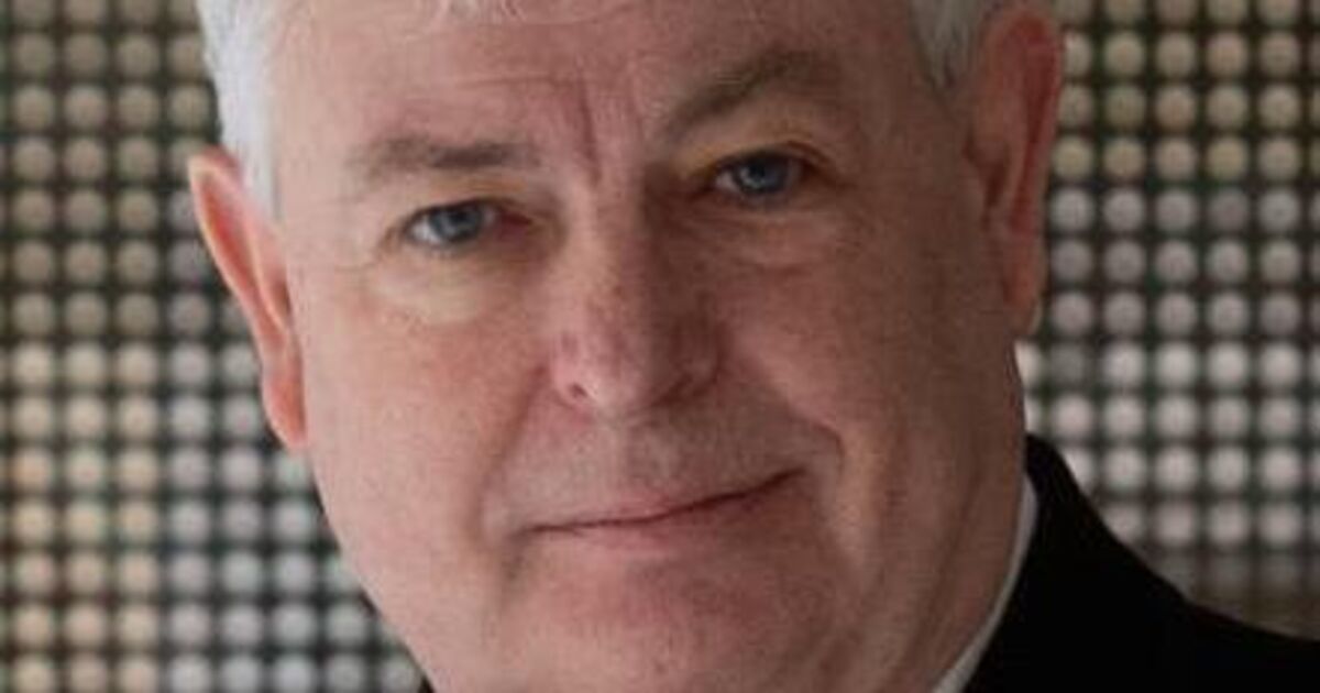 Book Review: Jonathan Coe has a gift for placing fictional lives in ...