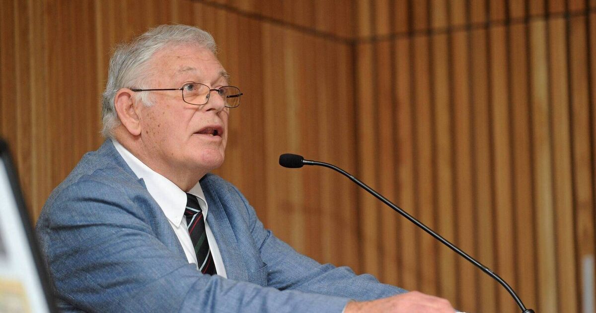 Tributes to former RTÈ athletics commentator Tony O'Donoghue