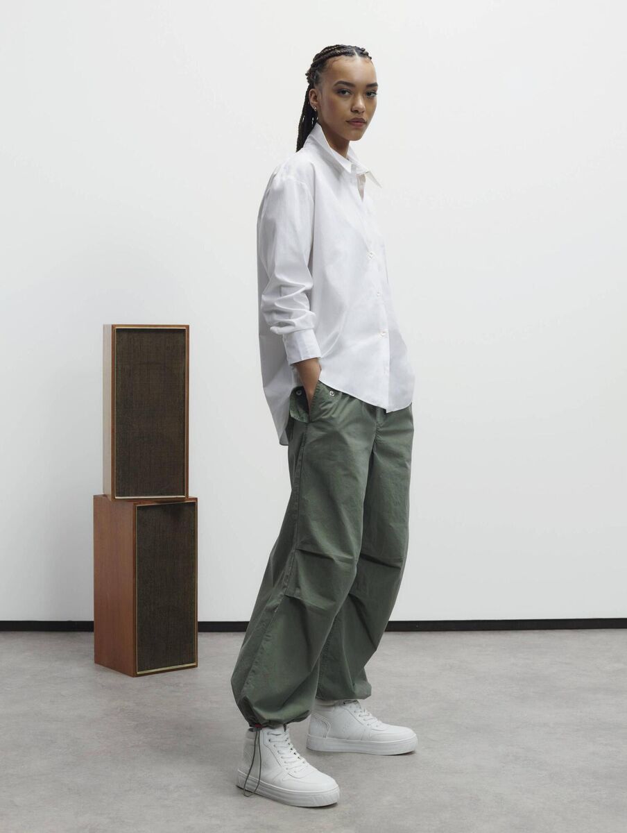 Minimal effort, maximum style with off-white and sandy utility style buys