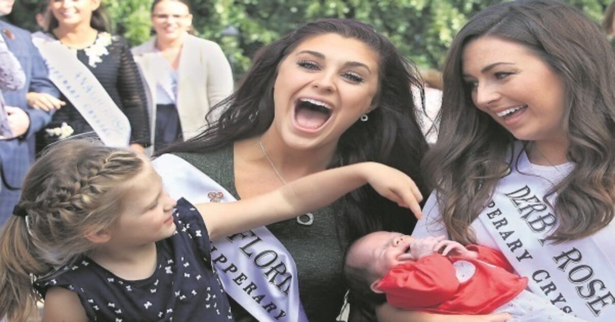 16 Roses book their place in live TV final