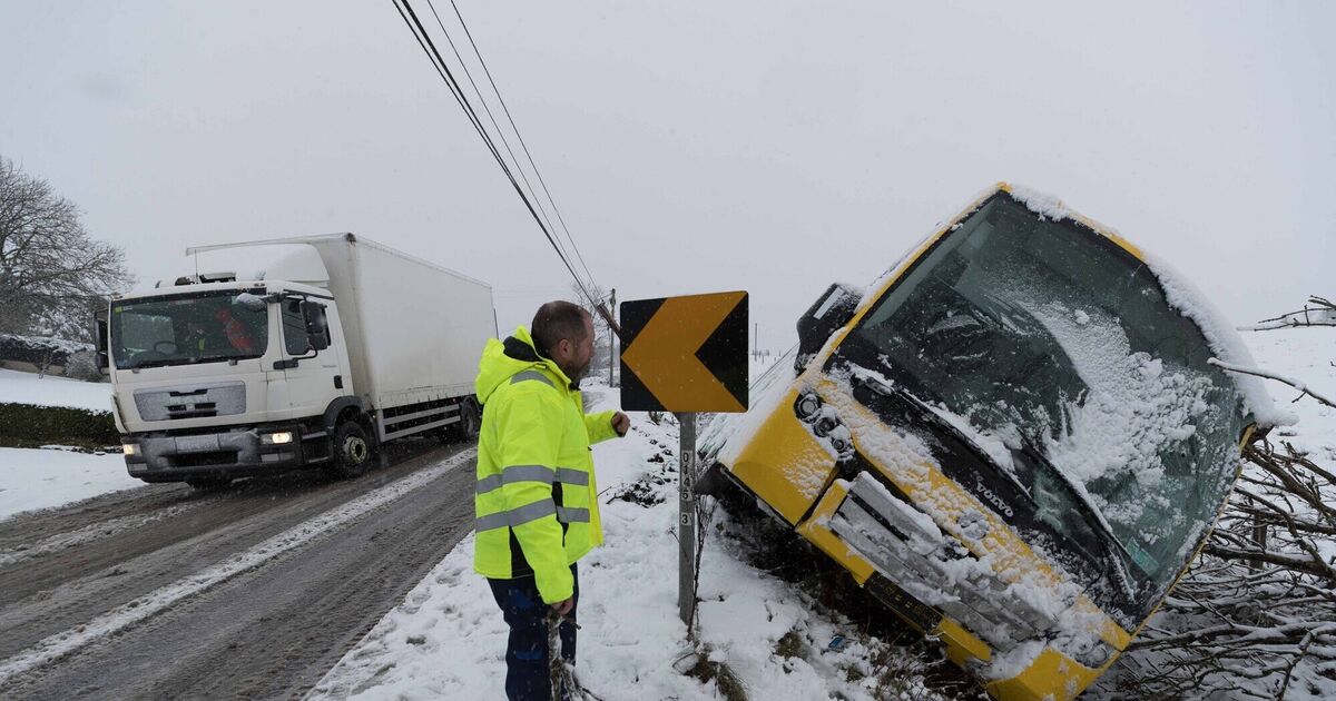 Met Éireann issues two status orange snow and ice warnings as six ...