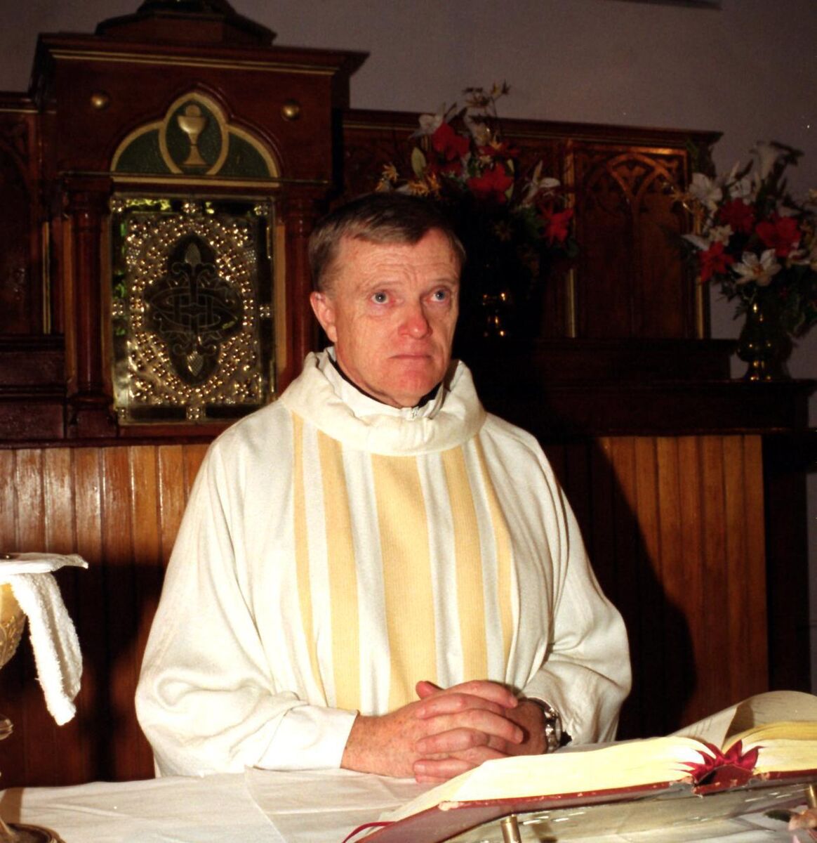 Tributes to priest who anointed victims of Cork Airport crash