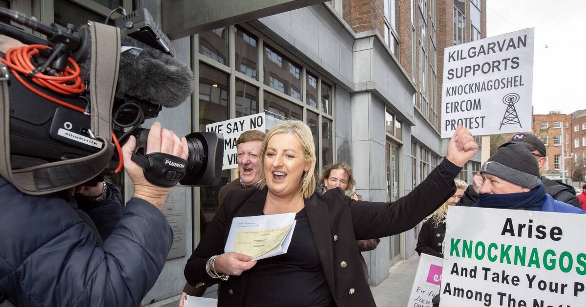 Protesters from 'People’s Republic of Knocknagoshel' object to Eir mast ...