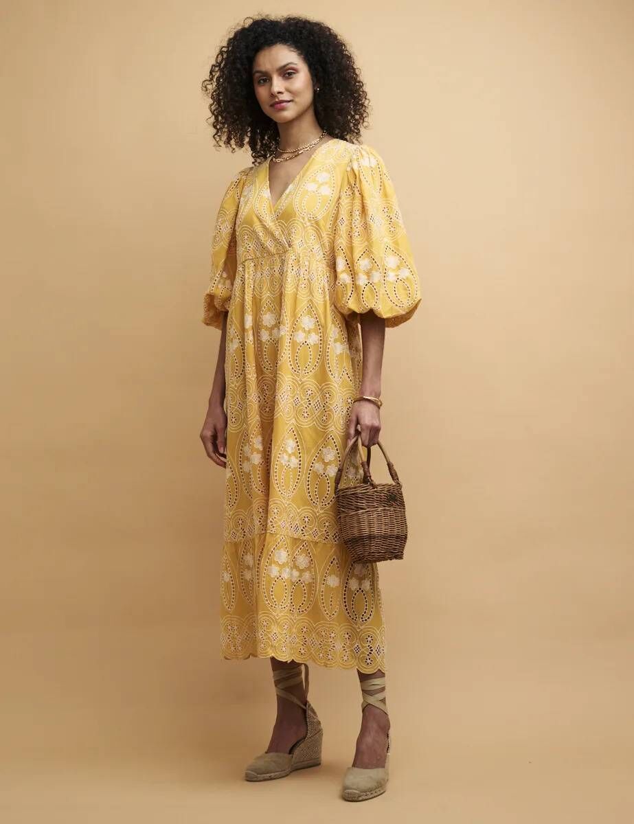 Spring is coming: 13 ways to wear peek-a-boo fabrics