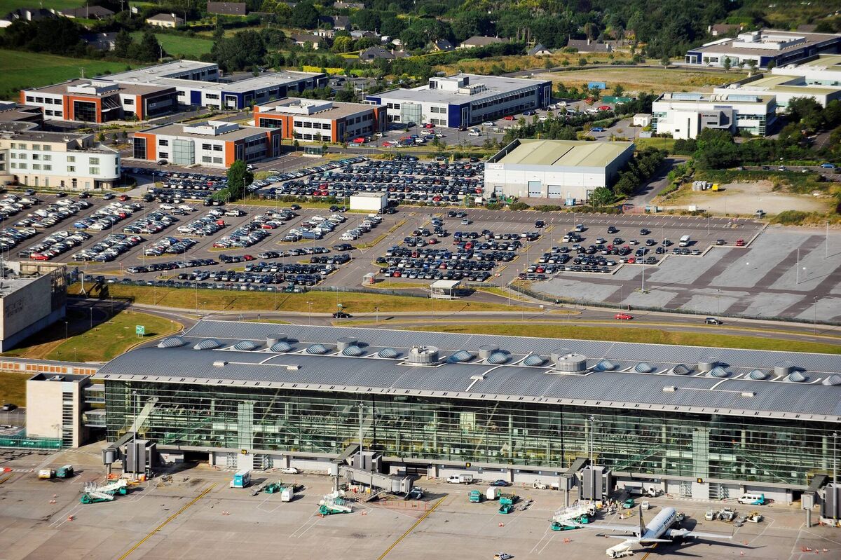 Happy landings at former Fedex building — it has direct airside access ...