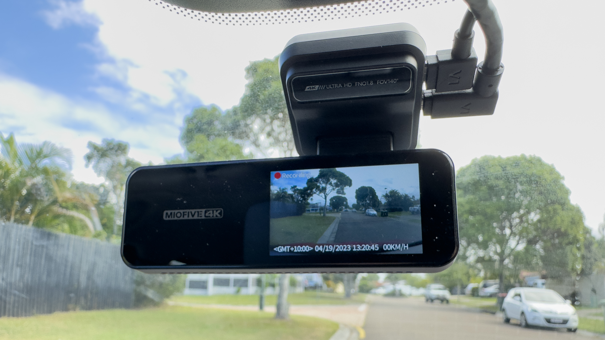 Miofive 4K Dash Cam Dual: Stunning image quality and features on the double