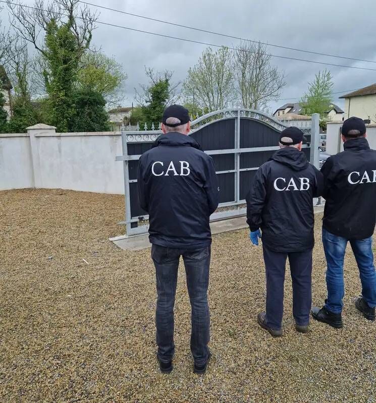 Three charged as gardaí conduct raid targeting Limerick crime gang