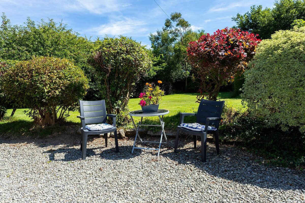 Property guru who sourced homes for the rich and famous, including ...