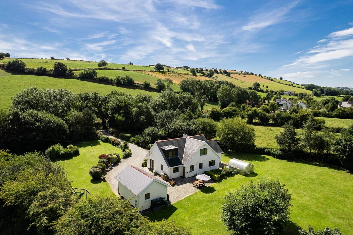 Property guru who sourced homes for the rich and famous, including ...