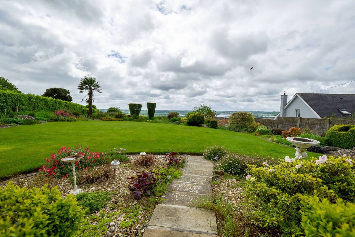 A good energy rating and a great garden come with this ahead-of-its ...