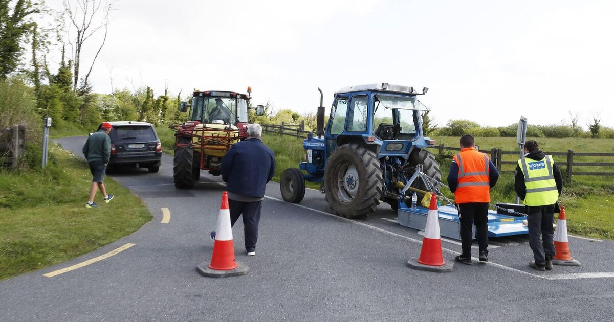 Clare asylum centre blockade lifted but protests to continue