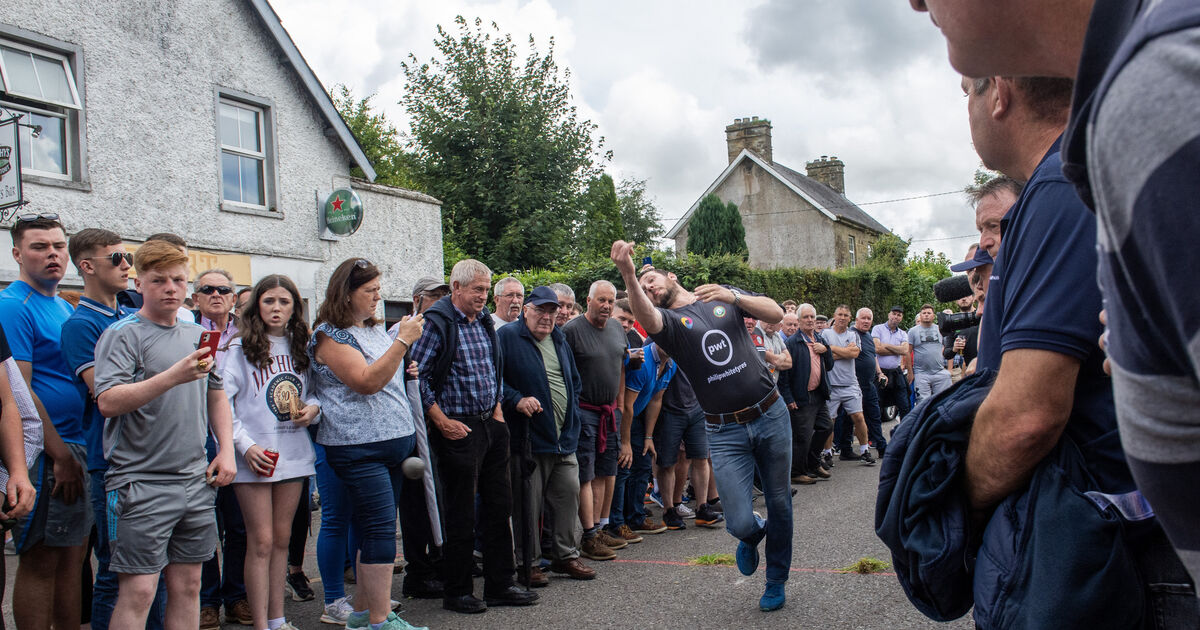 Mackle retains bowling crown after Murphy succumbs to injury