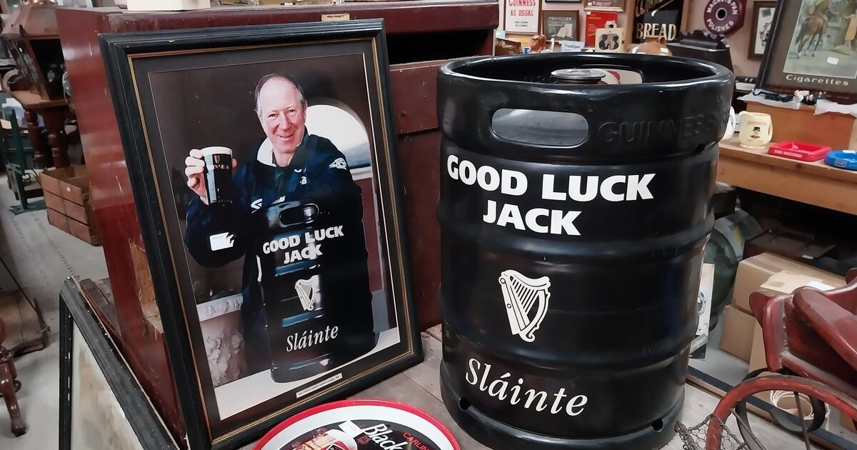 Rare Persse's Galway Whisky mirror among pub memorabilia