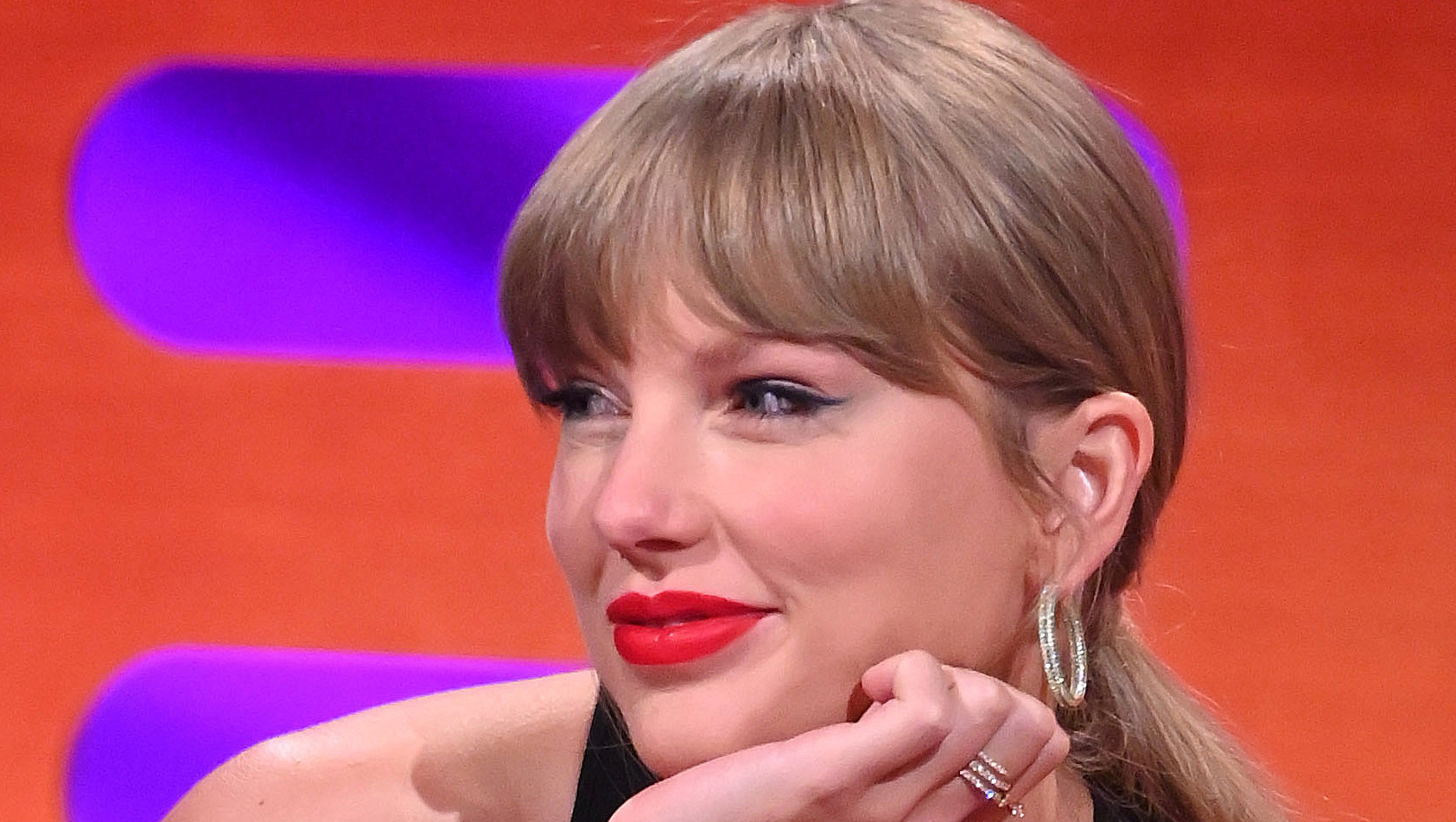 Taylor Swift becomes first female artist to reach 100m monthly Spotify ...