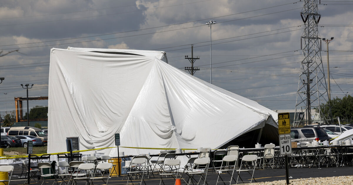 26 injured as tent collapses in Chicago