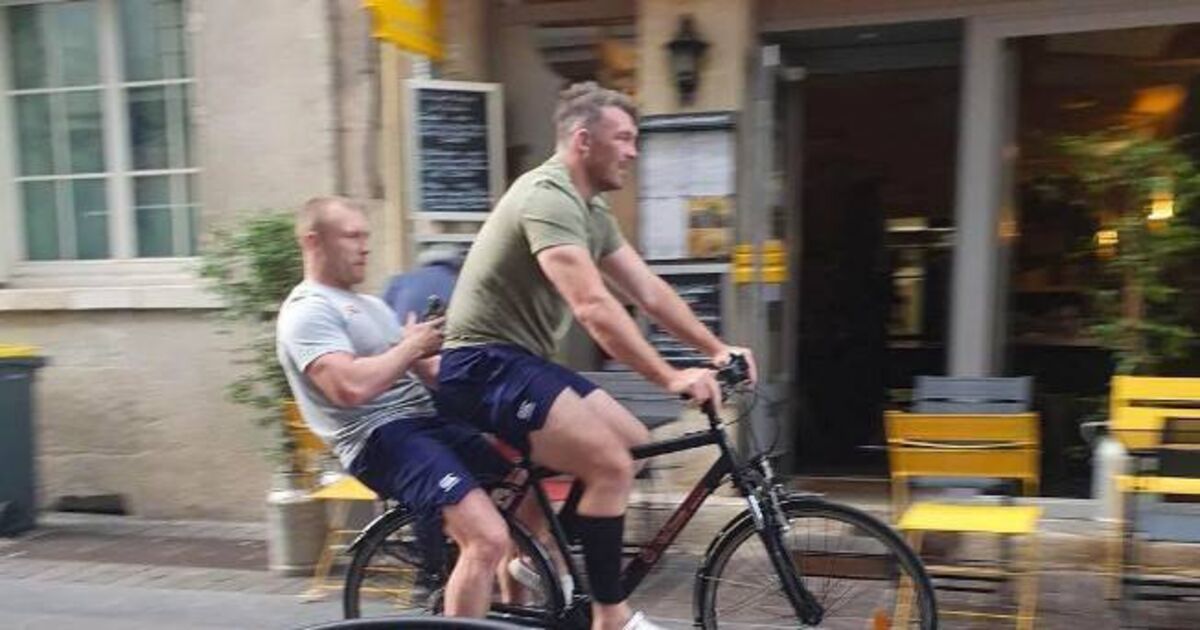 Cork rugby fan's hilarious picture of Peter O'Mahony and Keith Earls cycling goes viral