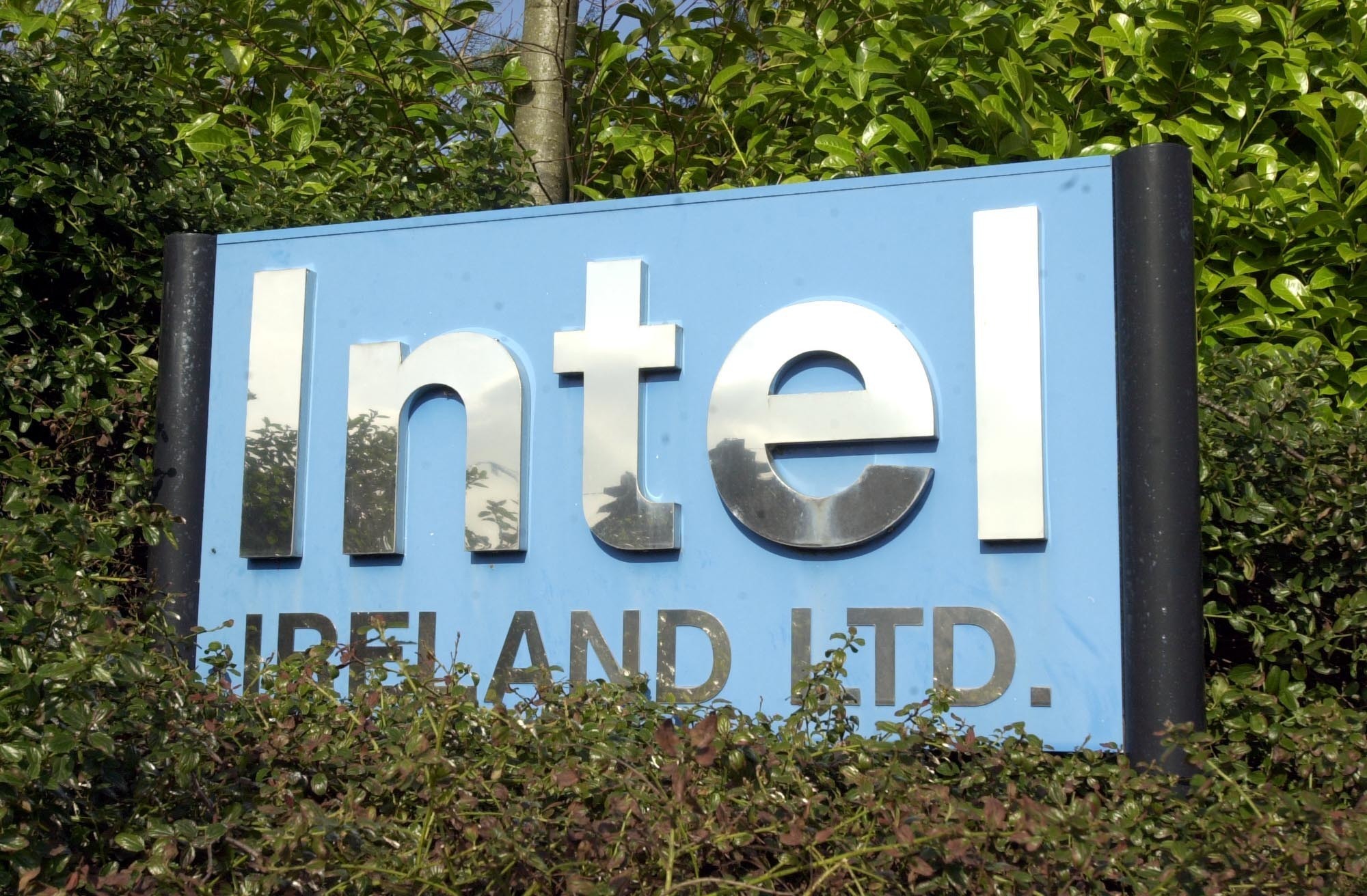 Intel hails 'landmark as high-volume EUV production begins at Irish plant